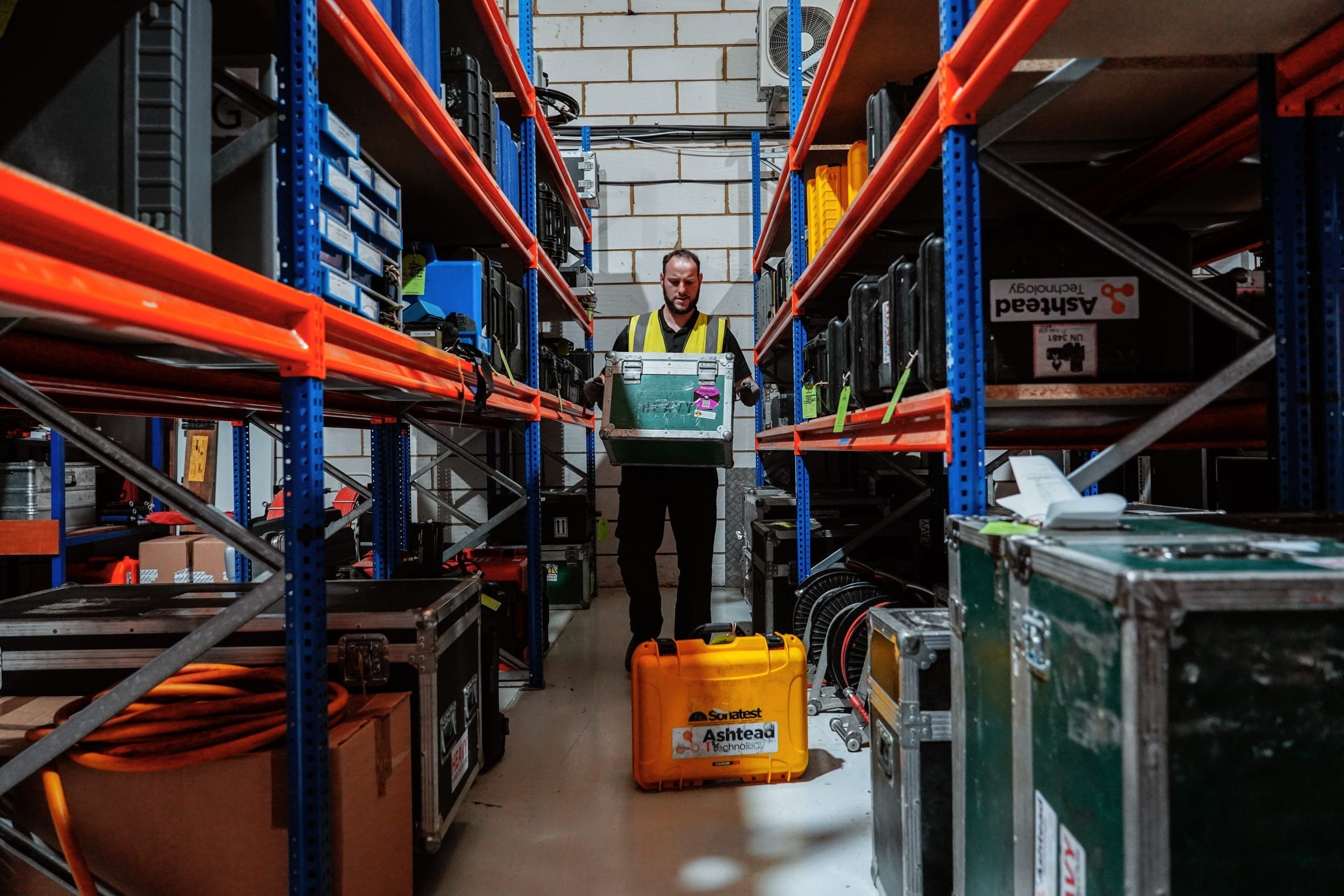 3 reasons why you should rent/hire equipment | Ashtead Technology